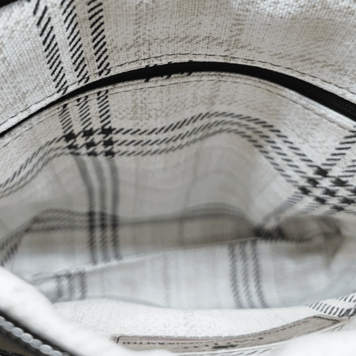 Black Mora Koda Crossbody Bag – RSquiltsNcrafts LLC